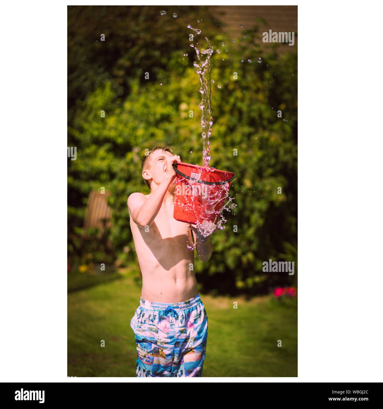 Bucket Of Water High Resolution Stock Photography and Images - Alamy