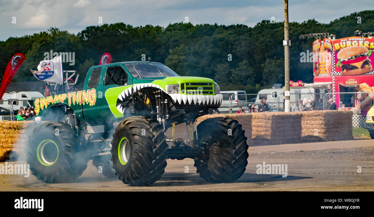 Monster truck swamp thing hi-res stock photography and images - Alamy