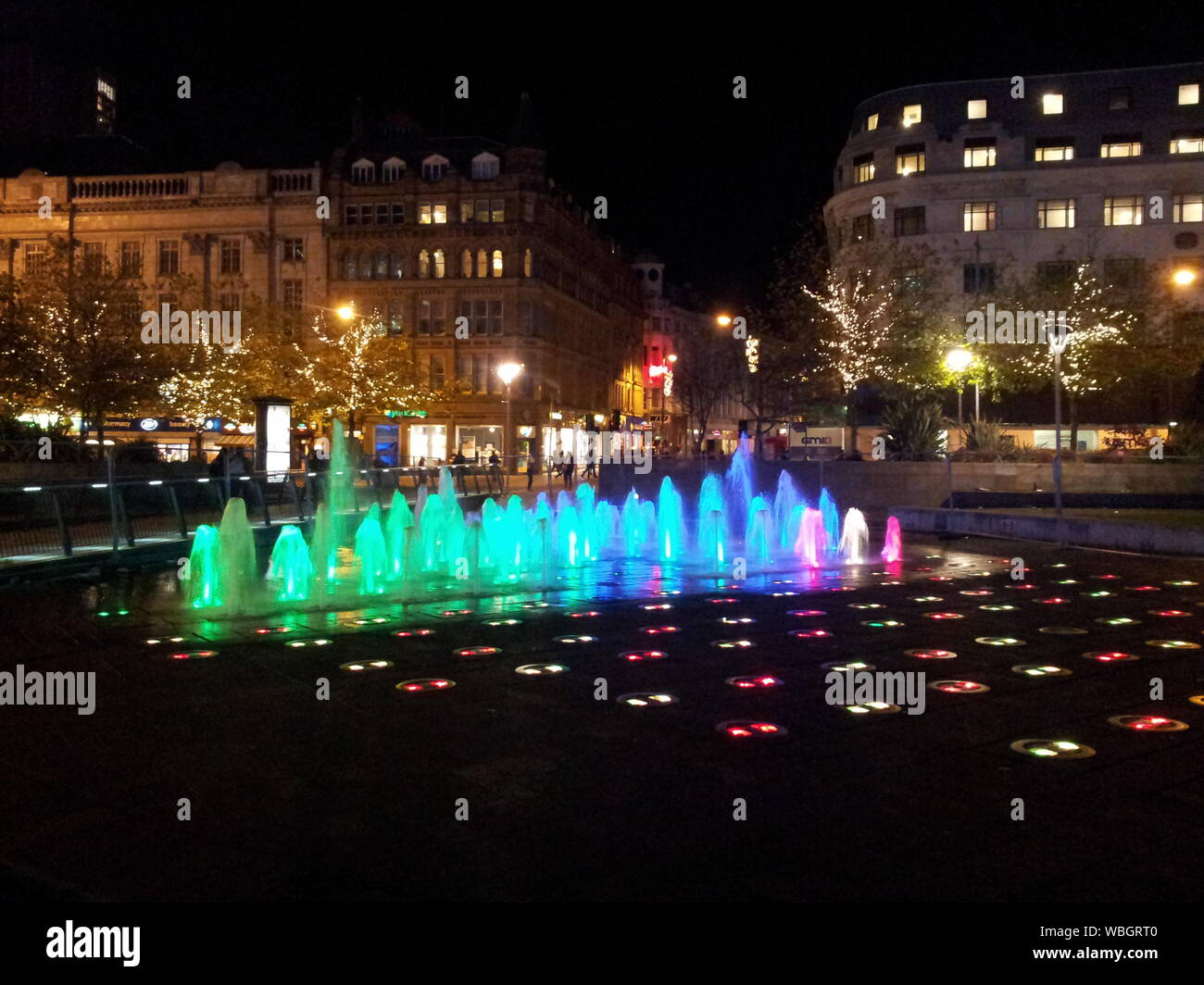 Night lights fountain hi-res stock photography and images - Alamy