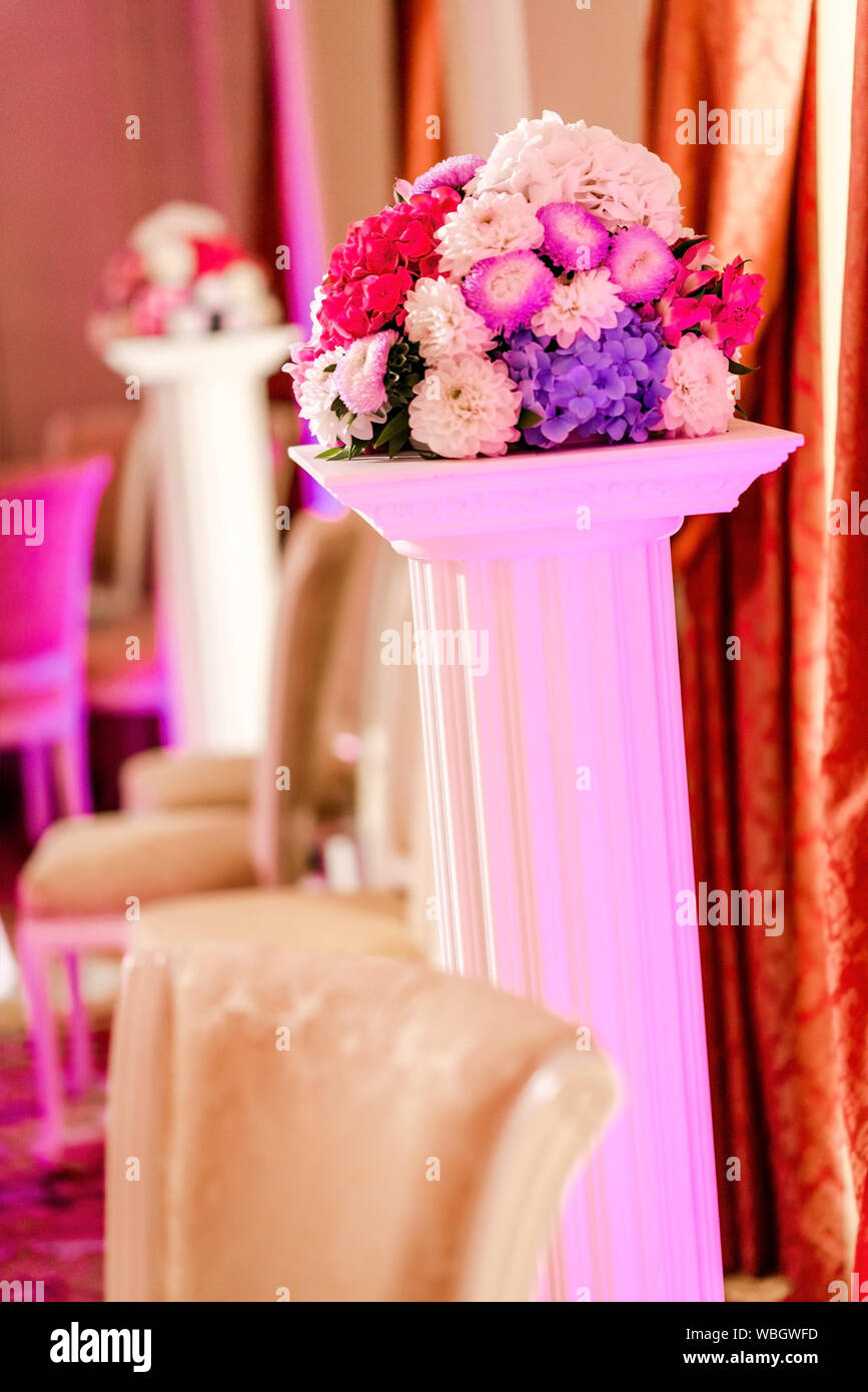 Column dining hi-res stock photography and images - Alamy