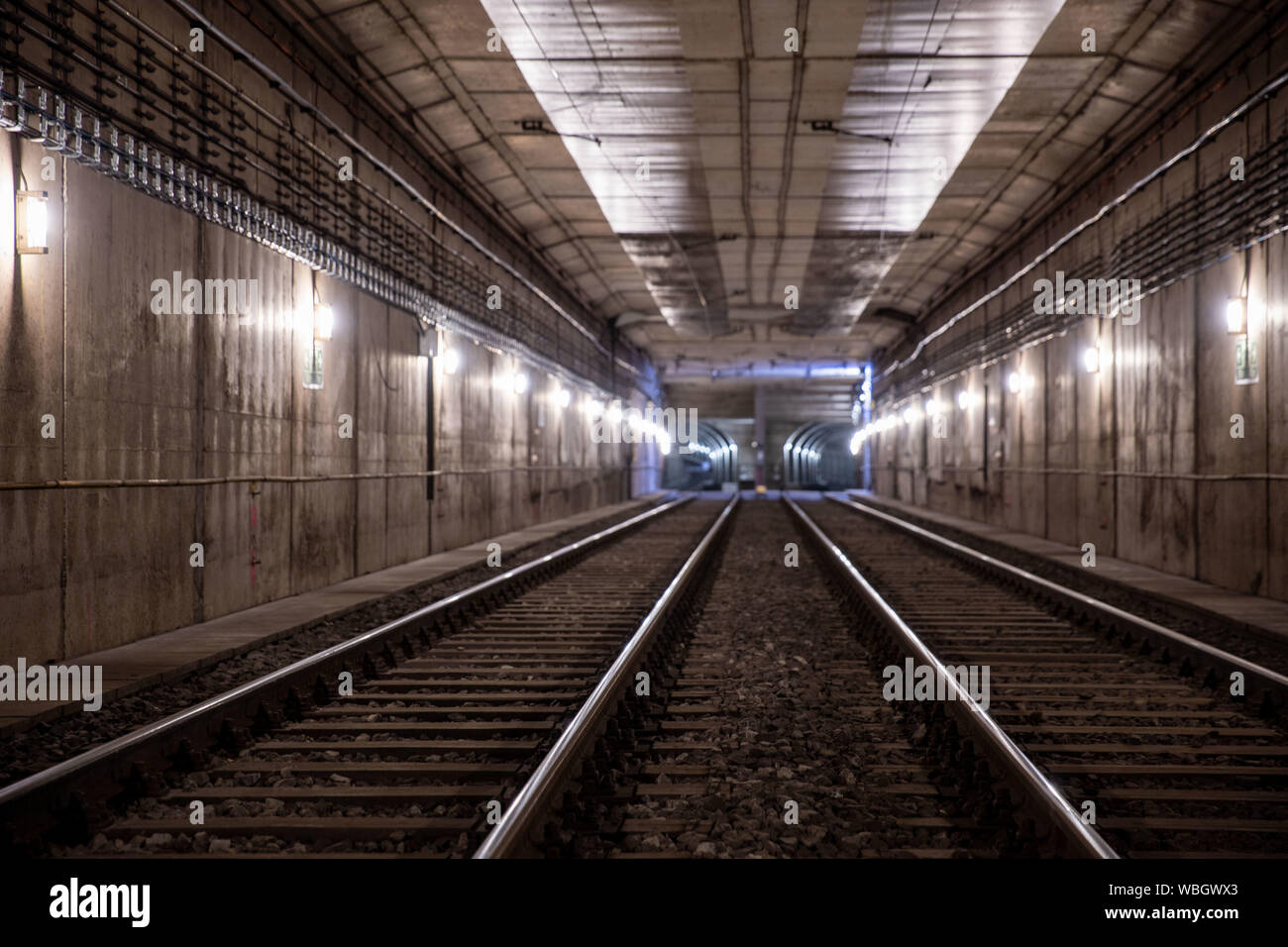 U bahn bahnsteig hi-res stock photography and images - Alamy