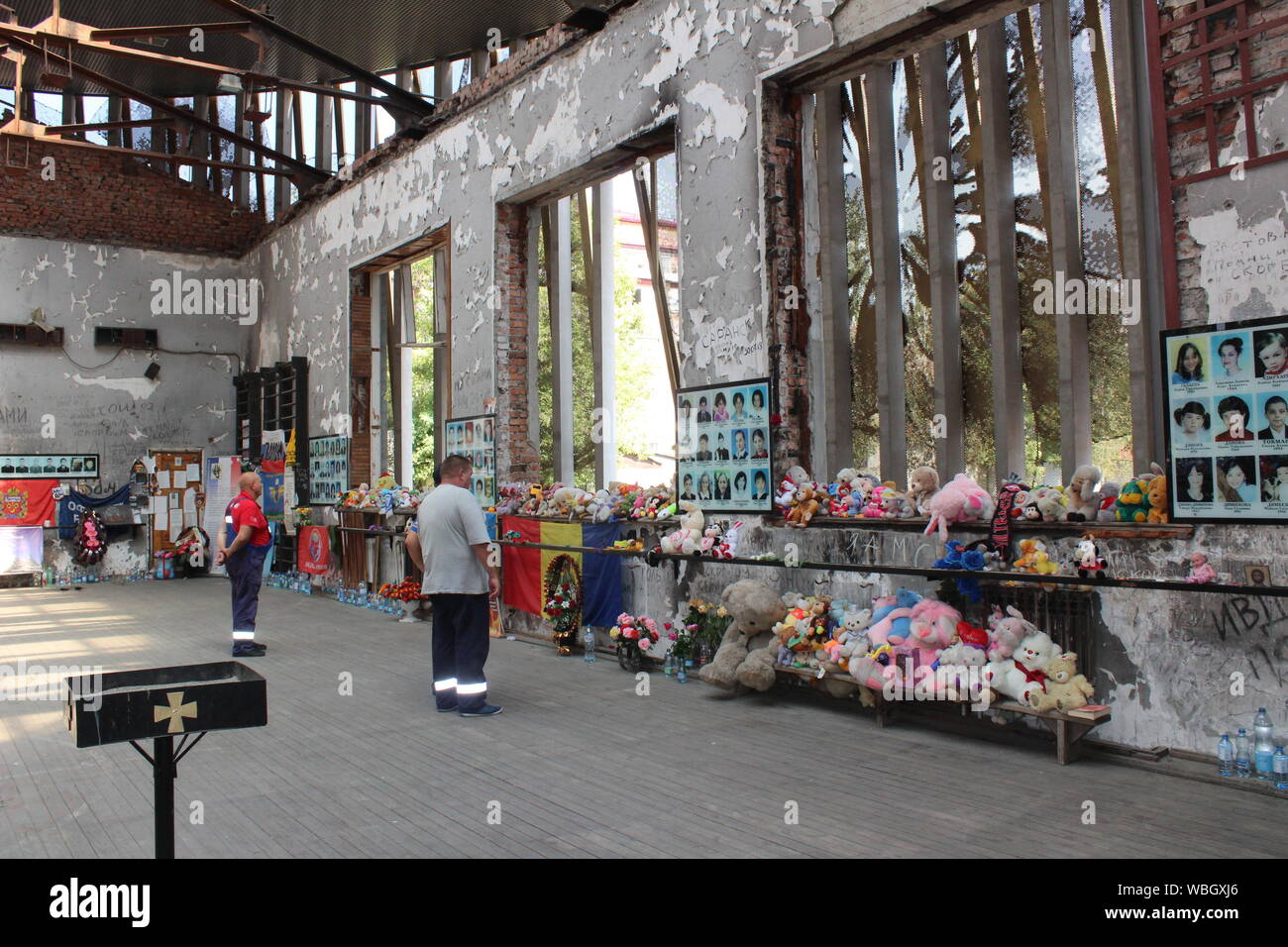 Beslan school 2004 hi-res stock photography and images - Alamy