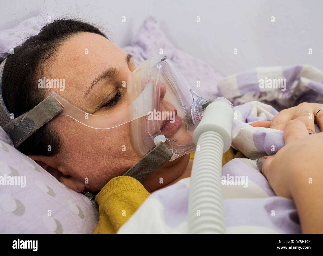 Oxygen Mask Woman High Resolution Stock Photography and Images - Alamy