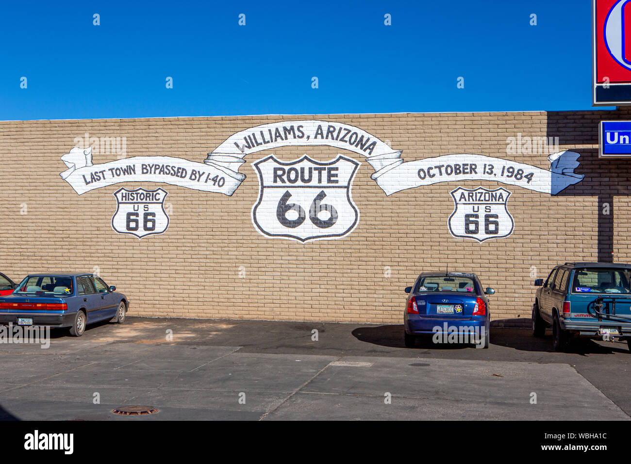 Classic car at williams route 66 hi-res stock photography and images ...