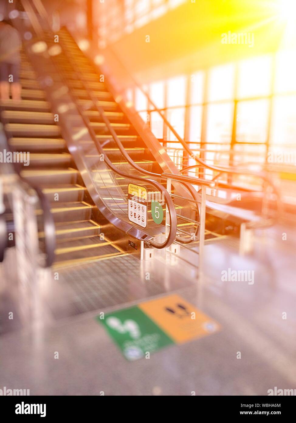 Escalator close up steps hi-res stock photography and images - Alamy
