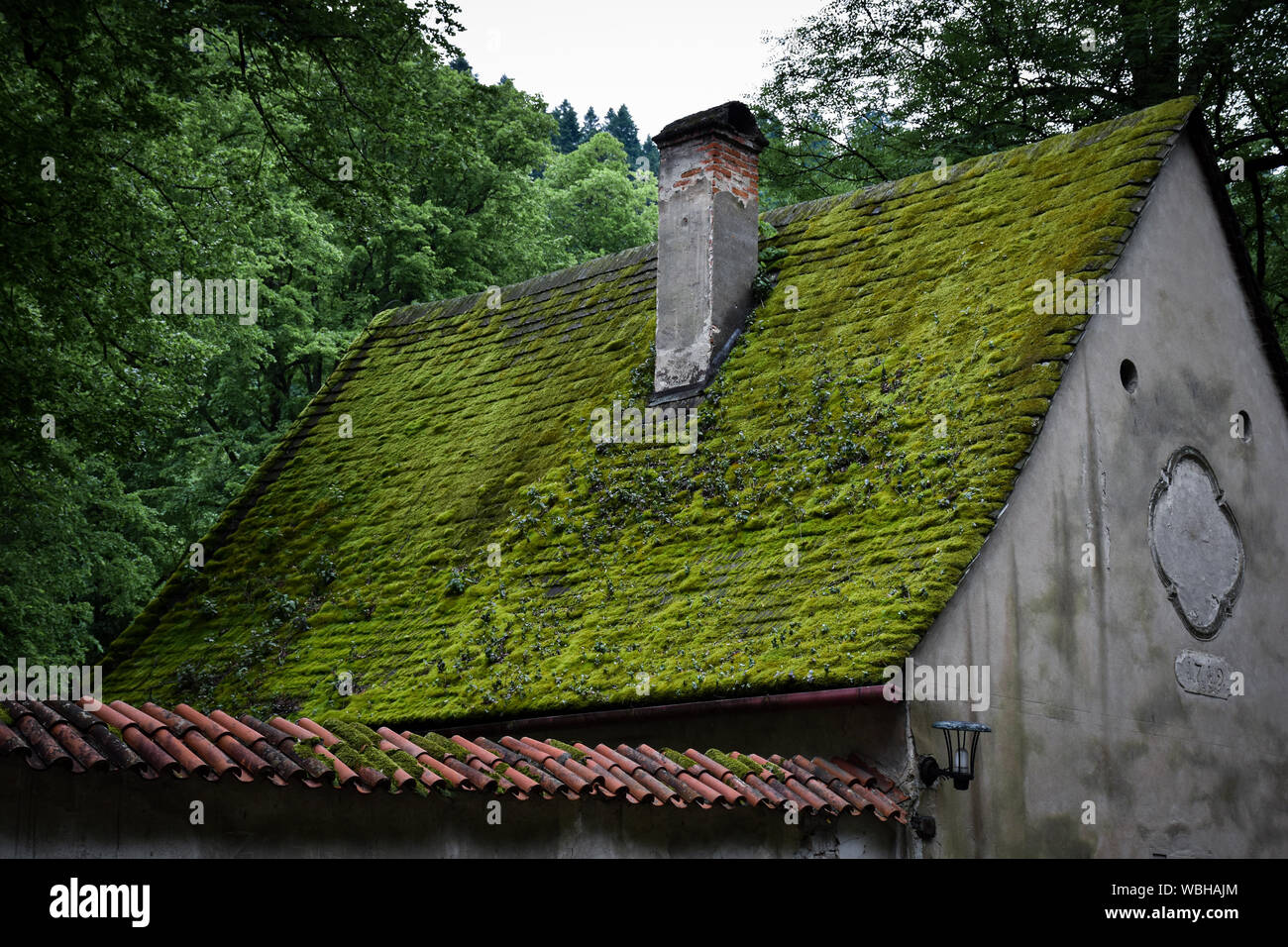 Rocks roof hi-res stock photography and images - Alamy