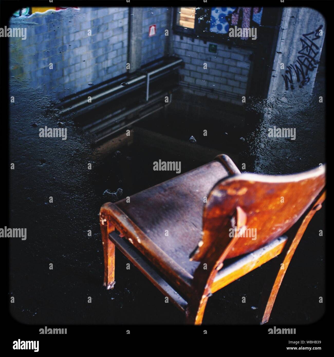 Reflection water puddle chair hi-res stock photography and images - Alamy