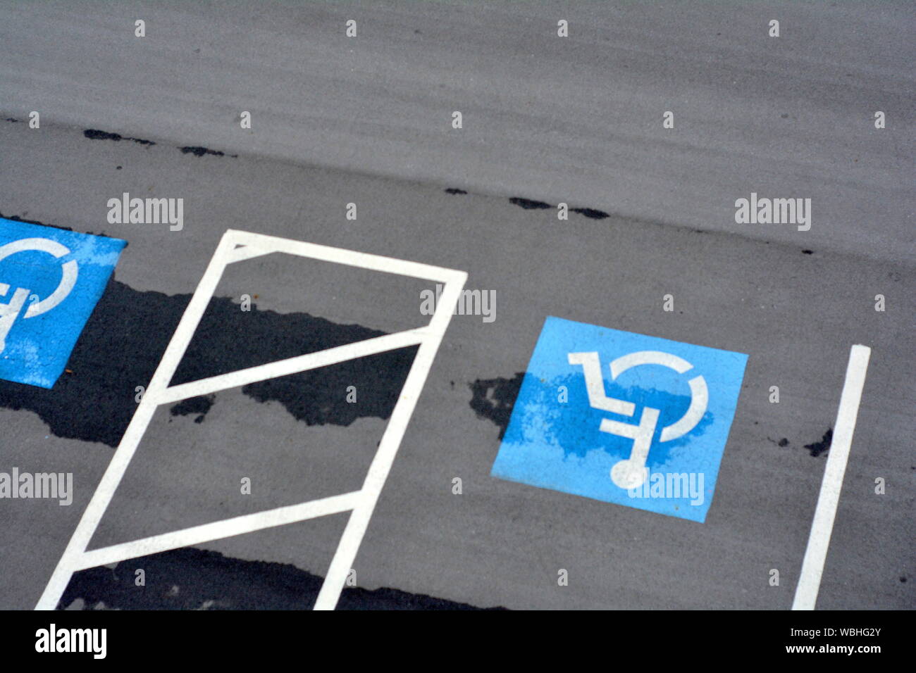 Disabled road marking hi-res stock photography and images - Alamy