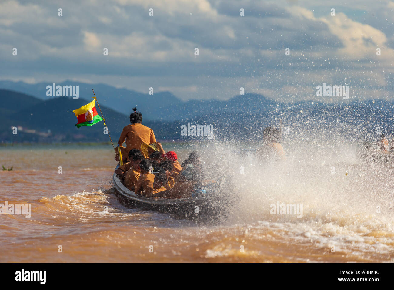 Speed boat running on Inle (Inlay) lake in Myanmar Stock Photo - Alamy