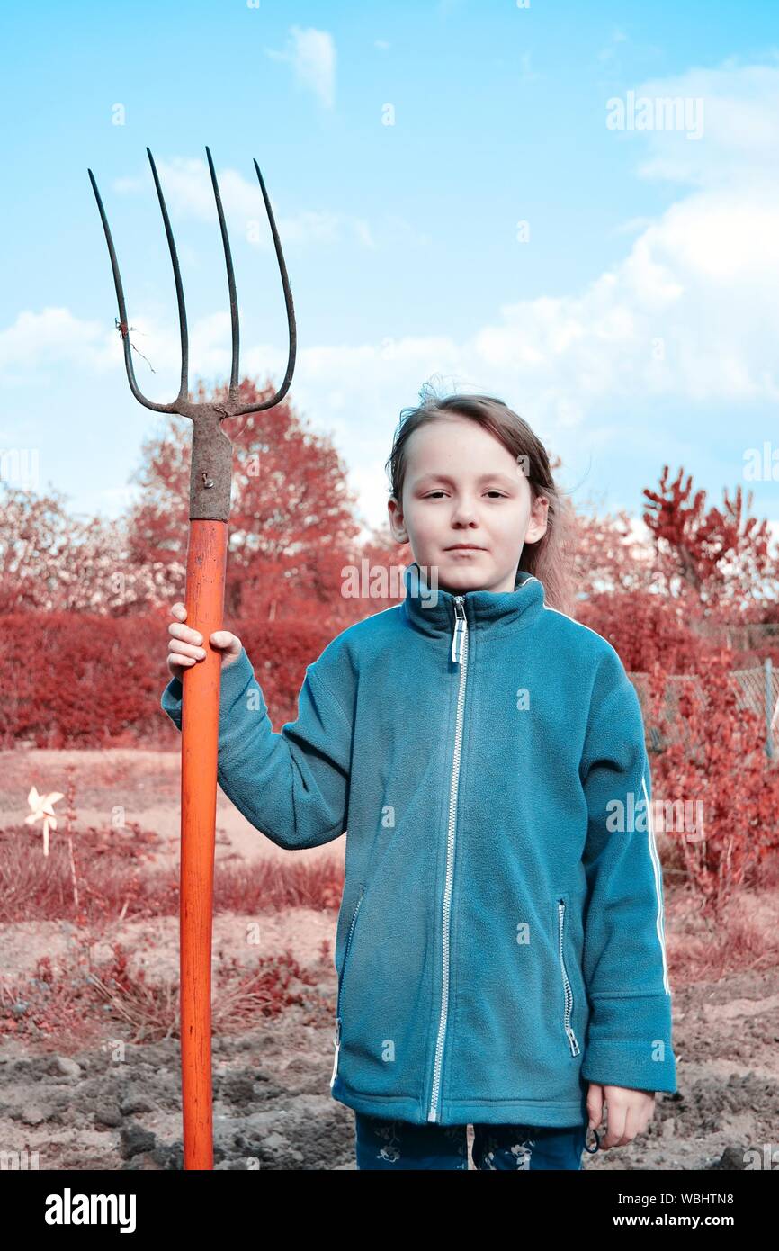 Pitchfork hand hi-res stock photography and images - Alamy