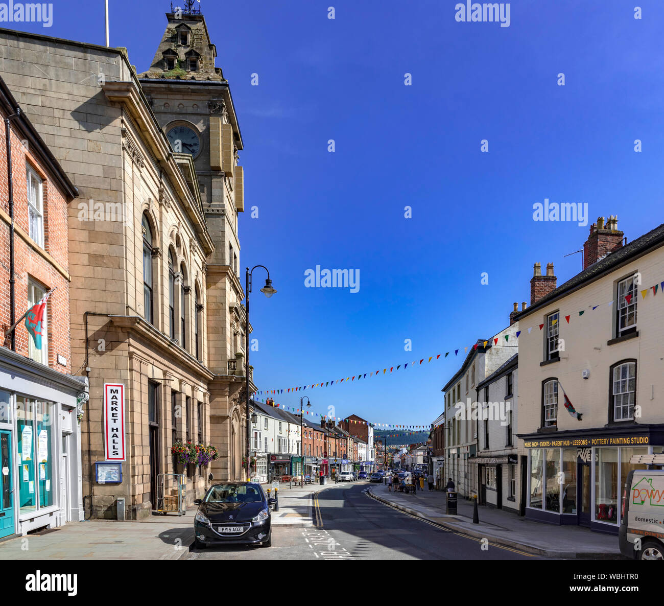 Welshpool town hall hi-res stock photography and images - Alamy