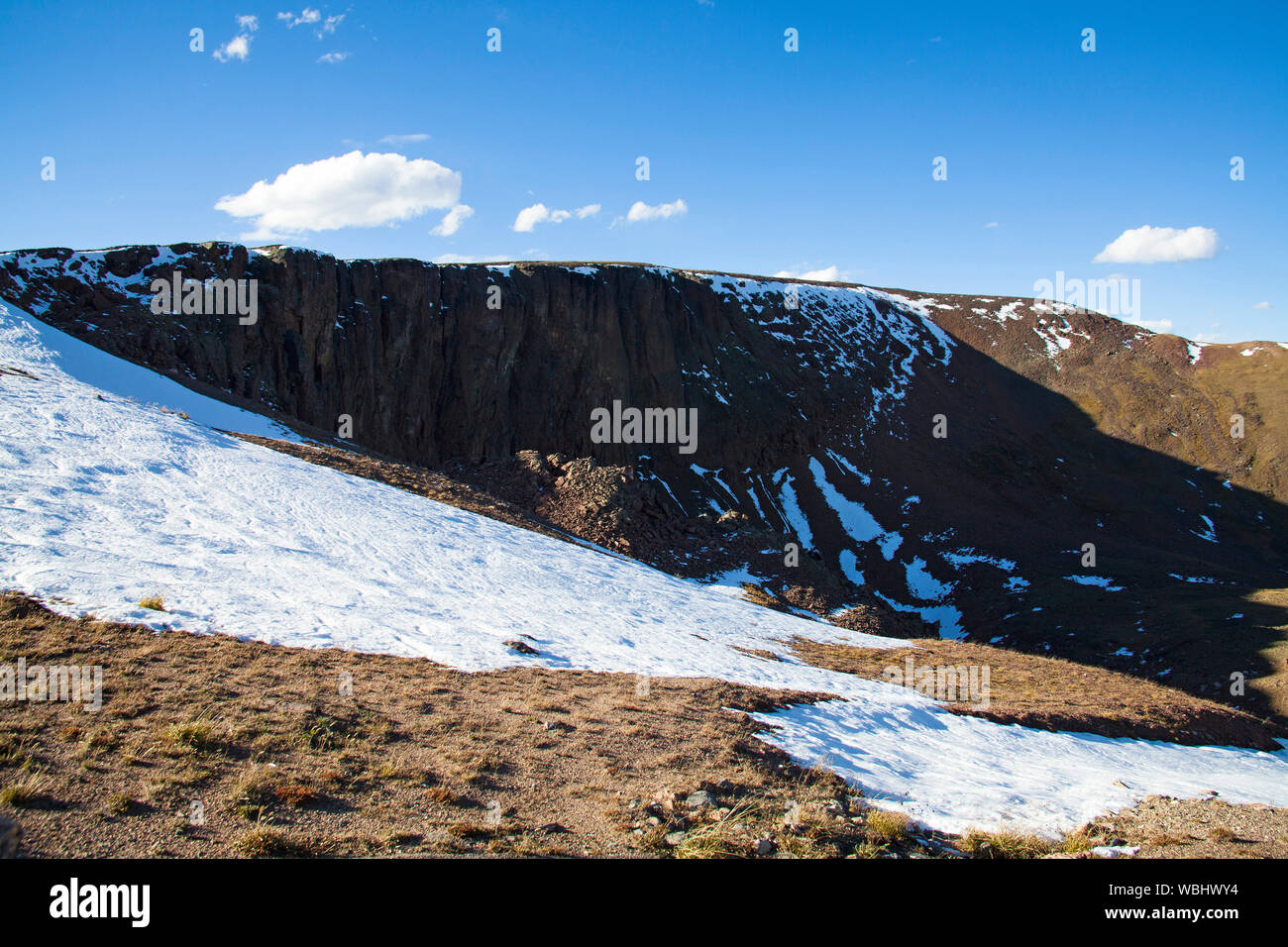 Lava cliffs hi-res stock photography and images - Alamy
