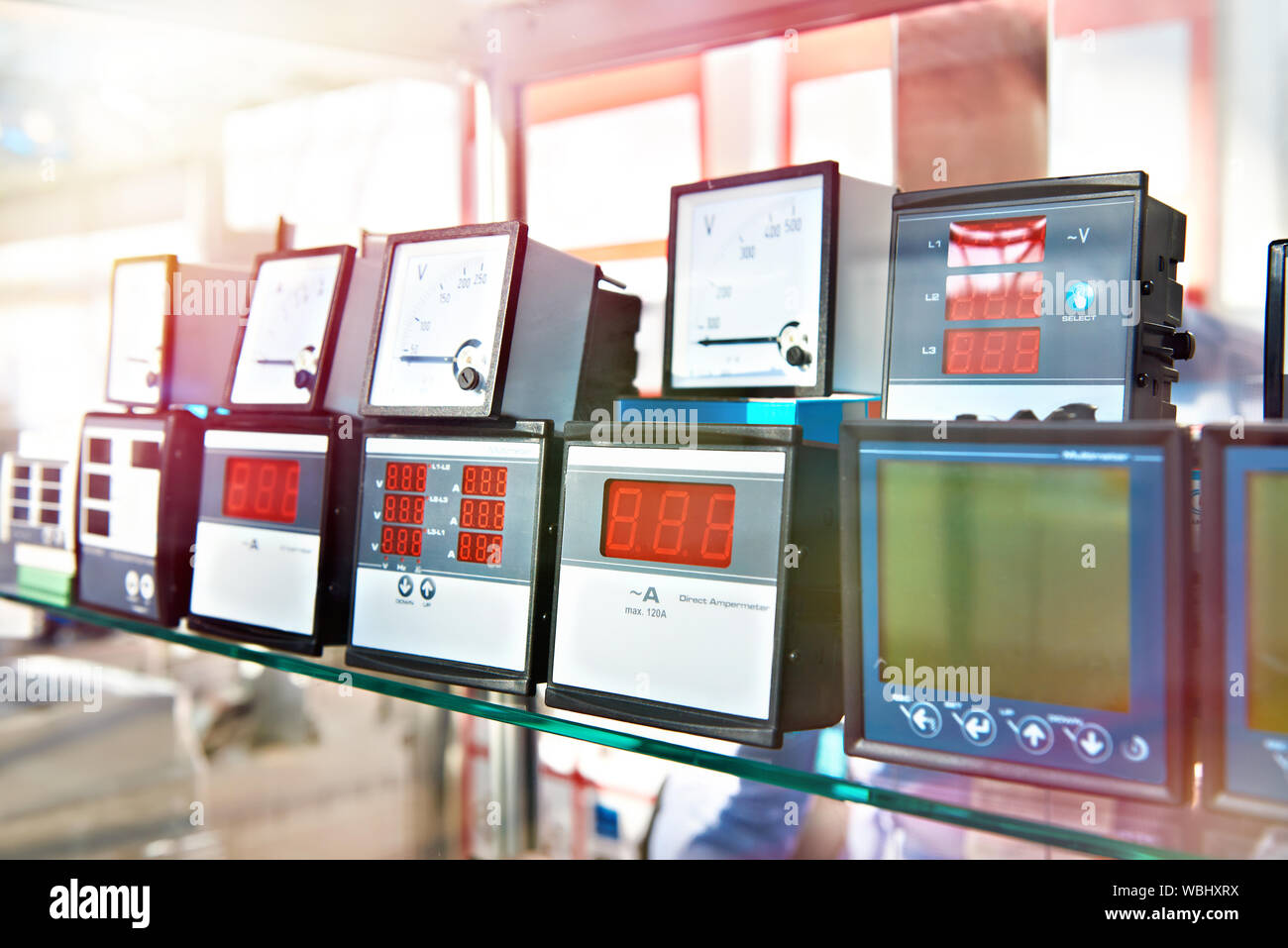 Electricity measuring device hi-res stock photography and images - Alamy