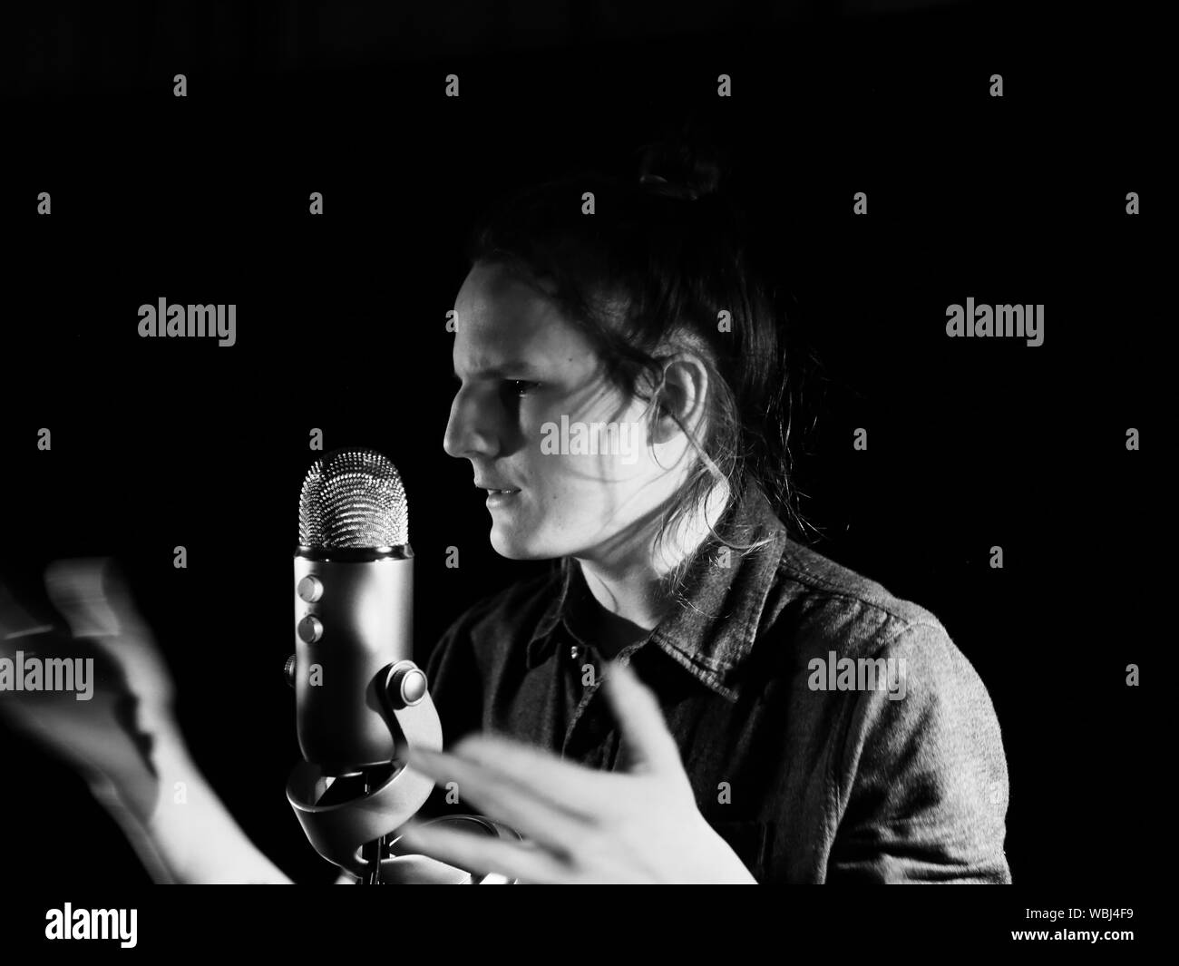 Singer headshot hi-res stock photography and images - Alamy