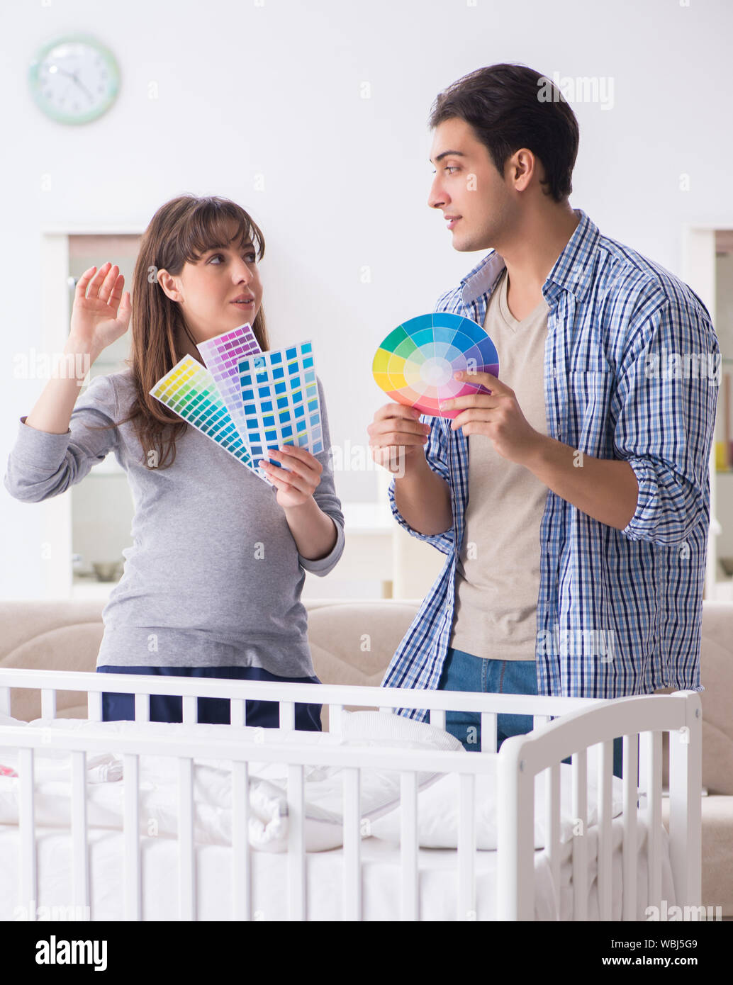 Man and woman arguing holding baby hi-res stock photography and images ...