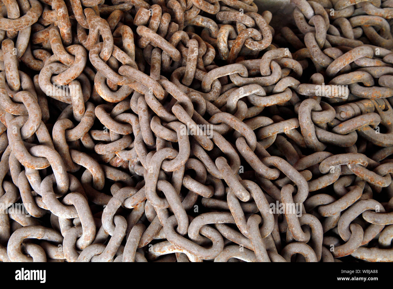 Thick anchor chain hi-res stock photography and images - Alamy