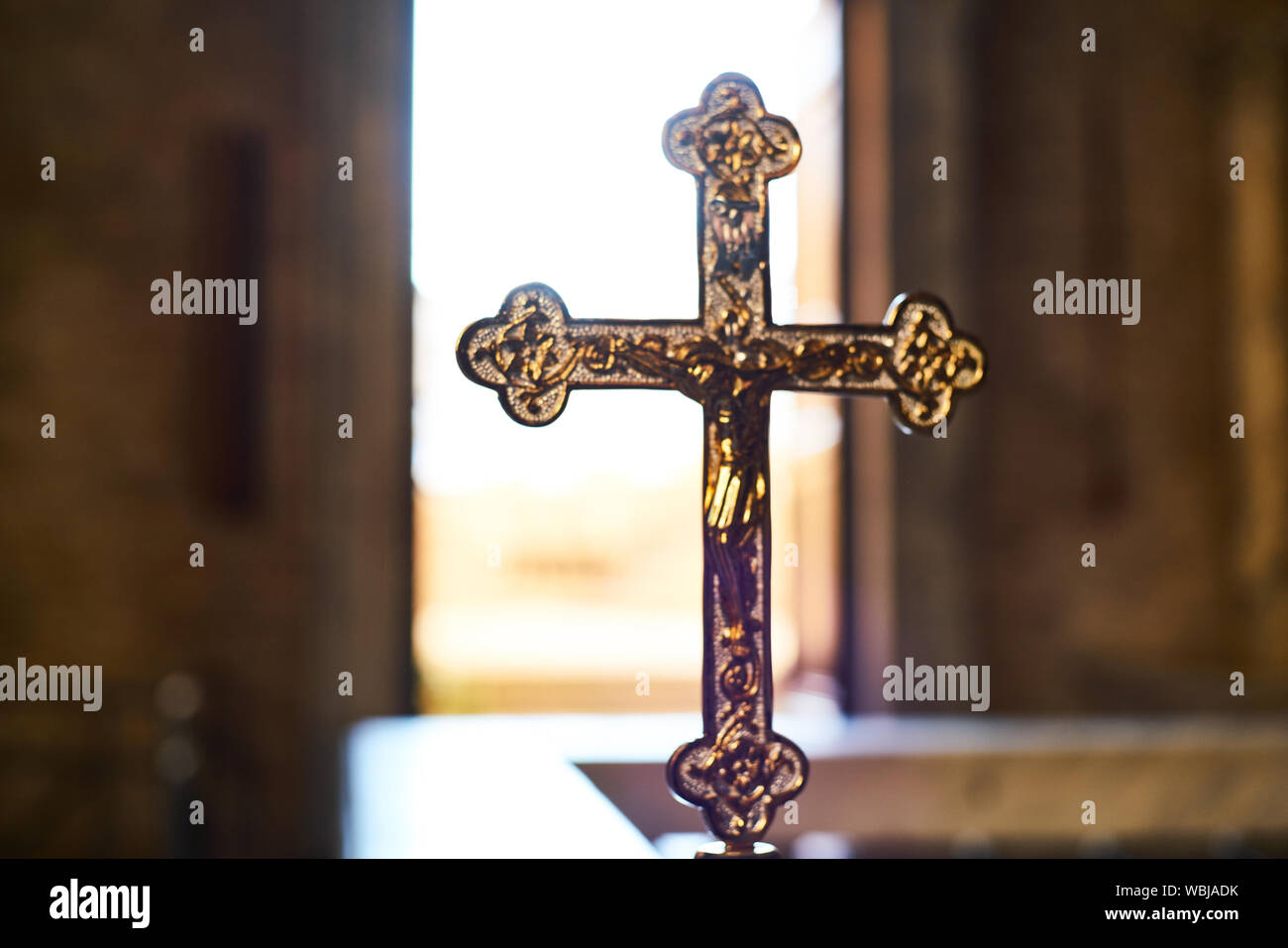Metal church door cross hi-res stock photography and images - Alamy
