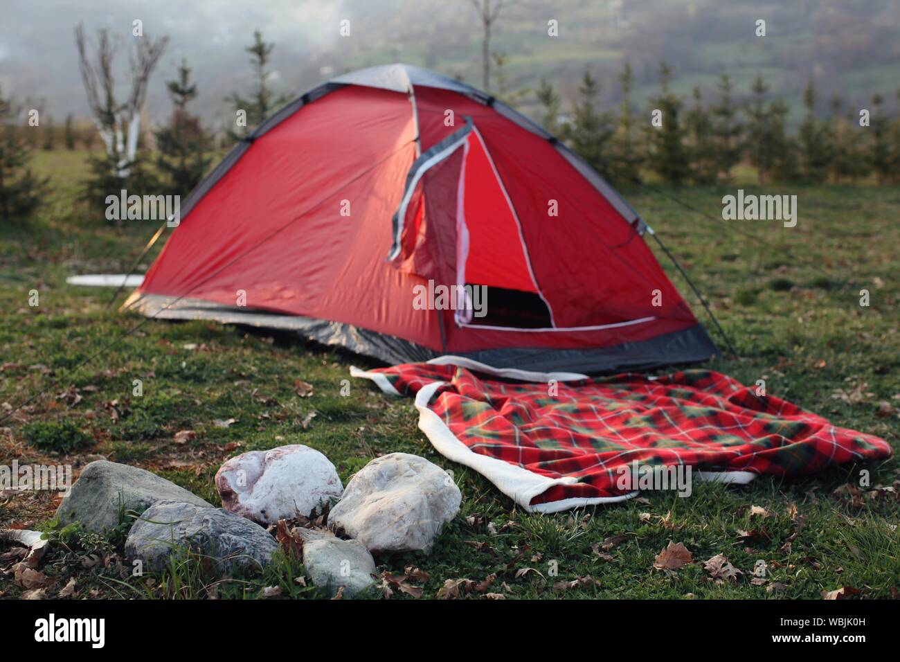 Red tent hi-res stock photography and images - Alamy