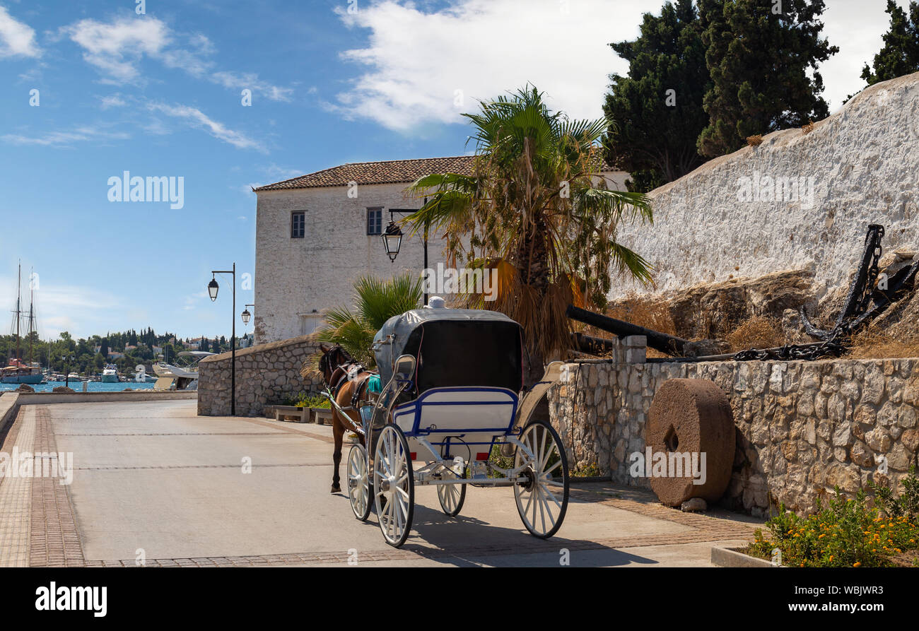 Horse drawn carriage spetses hi-res stock photography and images - Alamy