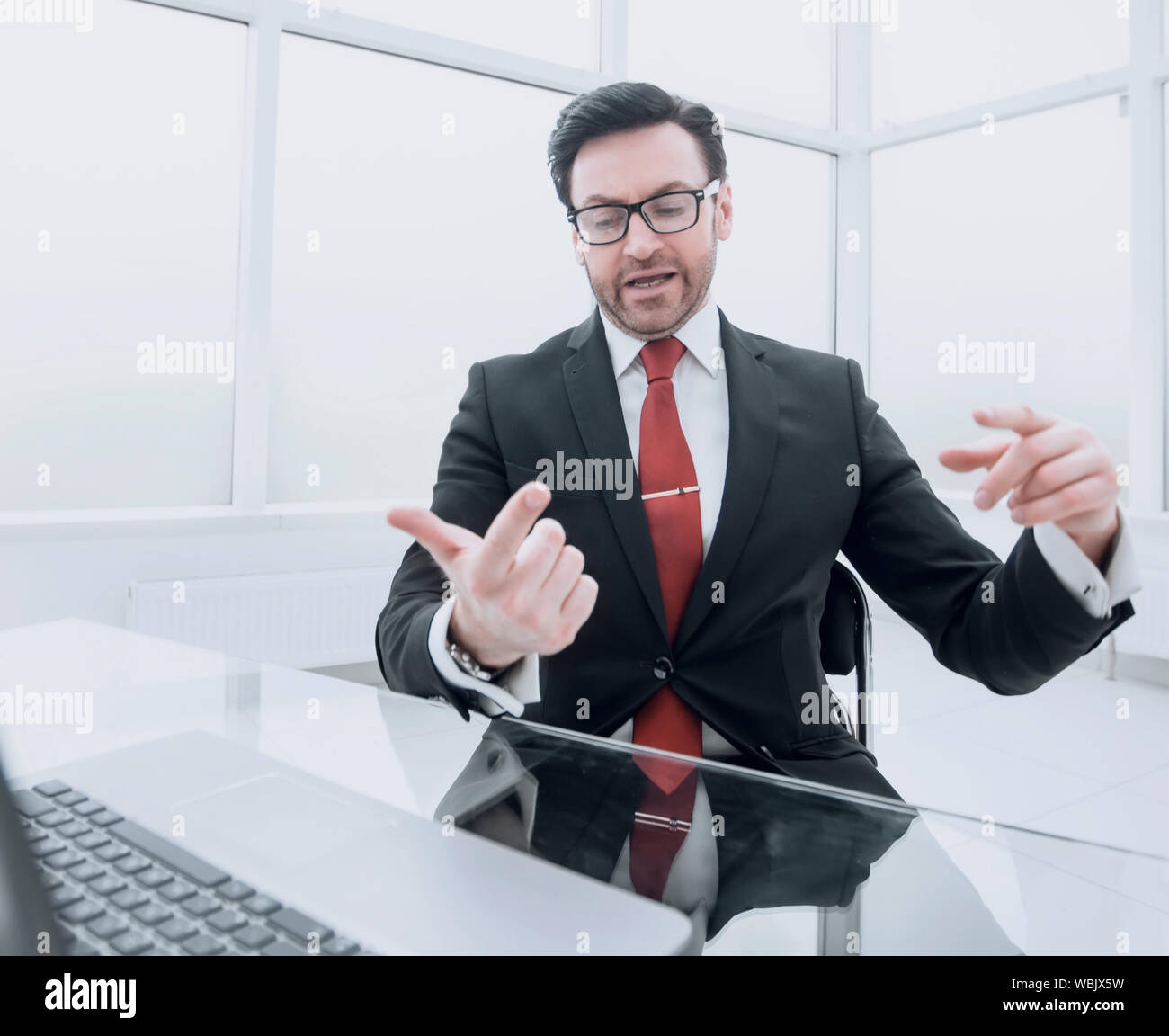 Demonstrate desk hi-res stock photography and images - Alamy