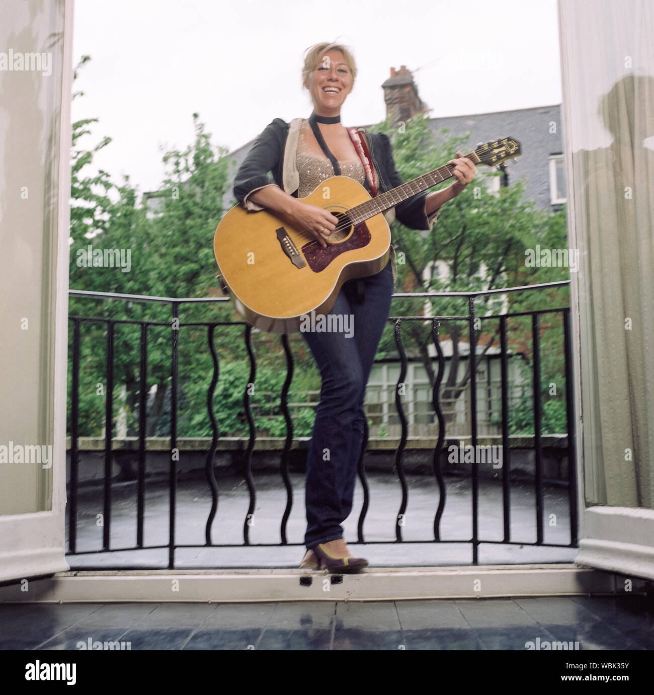 Martha Wainwright photographed on 17th May 2006. Primrose Hill, London ...