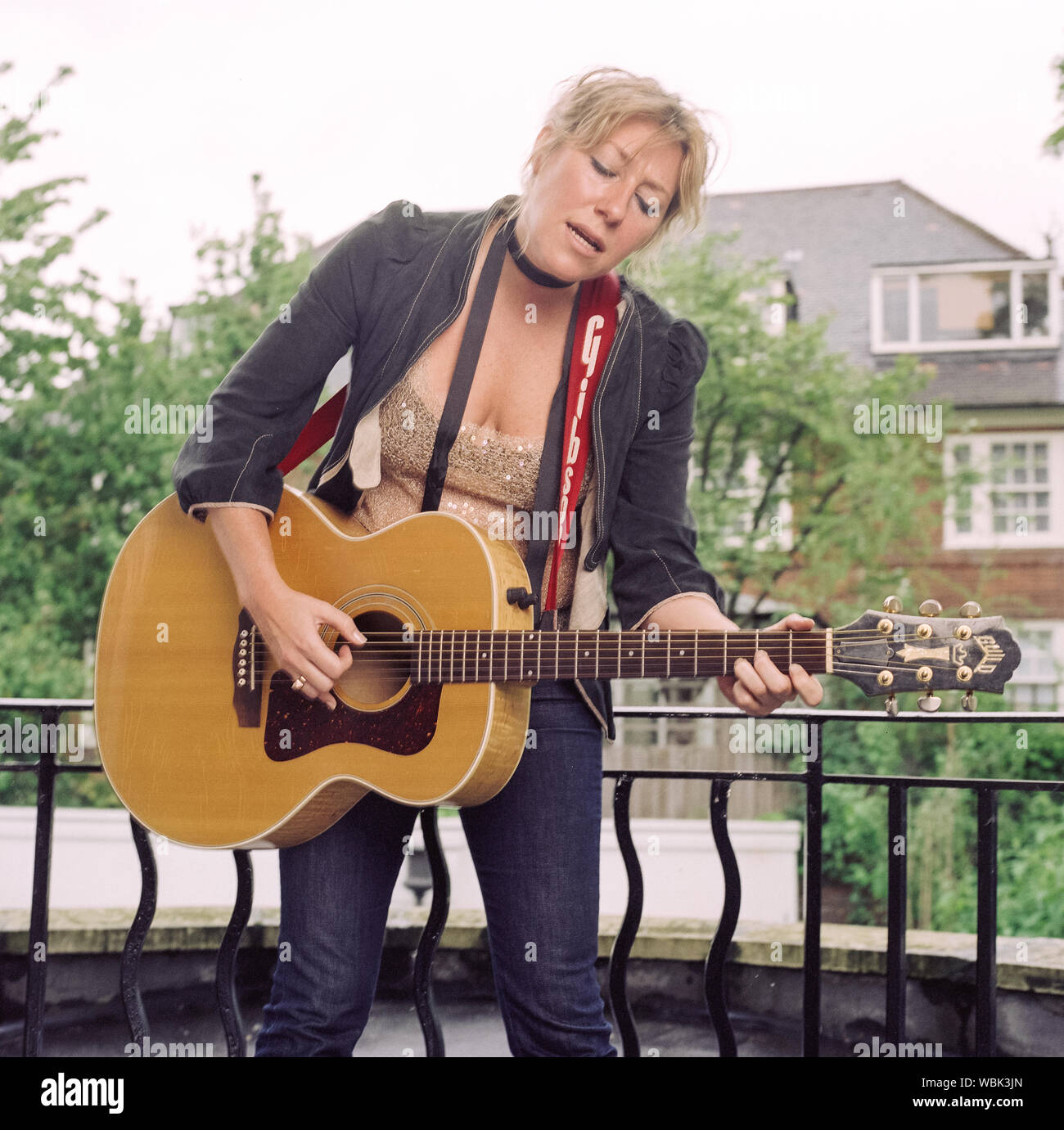 Martha Wainwright photographed on 17th May 2006. Primrose Hill, London ...