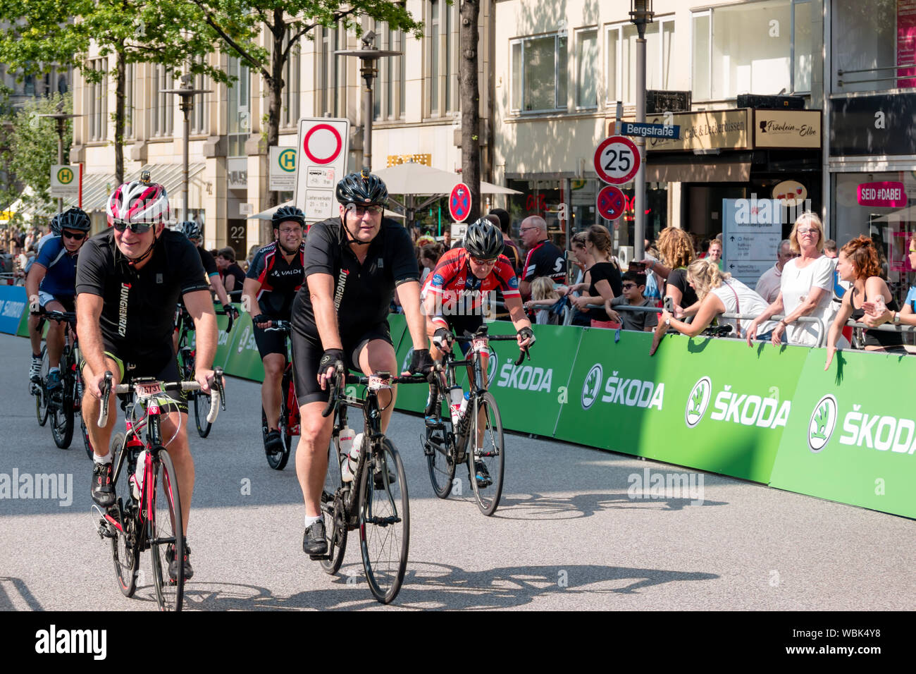Cyclists at the 2019 Euroeyes Cyclassics cycling race in Hamburg ...