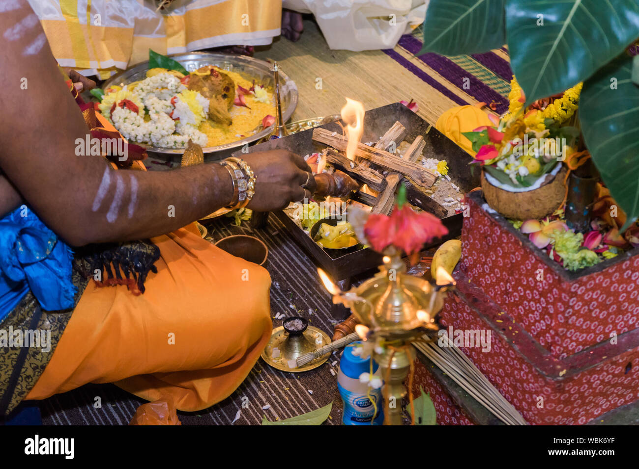 Human sadhu hi-res stock photography and images - Alamy