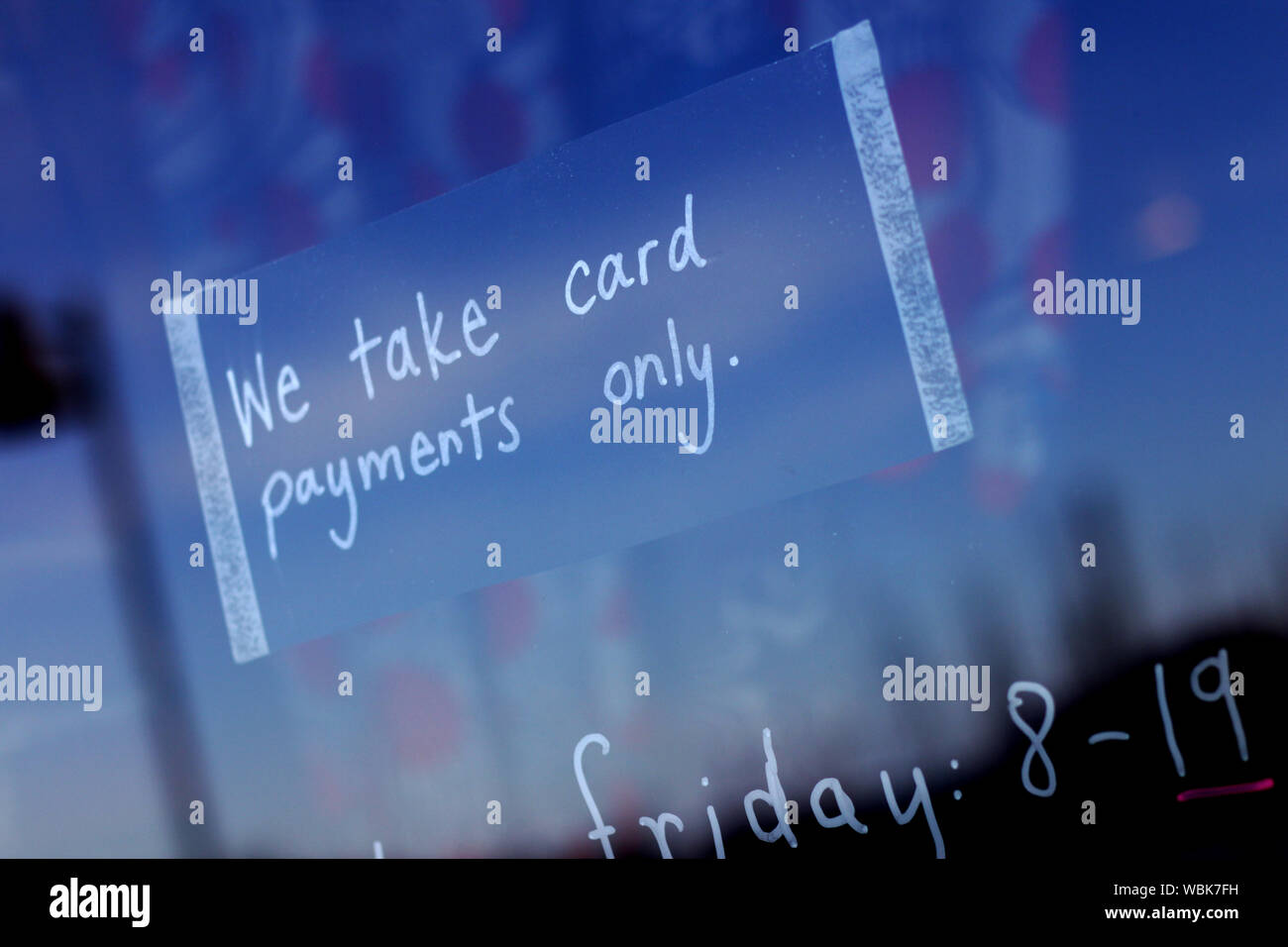 Card window hi-res stock photography and images - Alamy