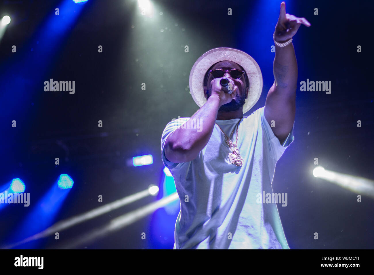 Concert front view stage hi-res stock photography and images - Alamy