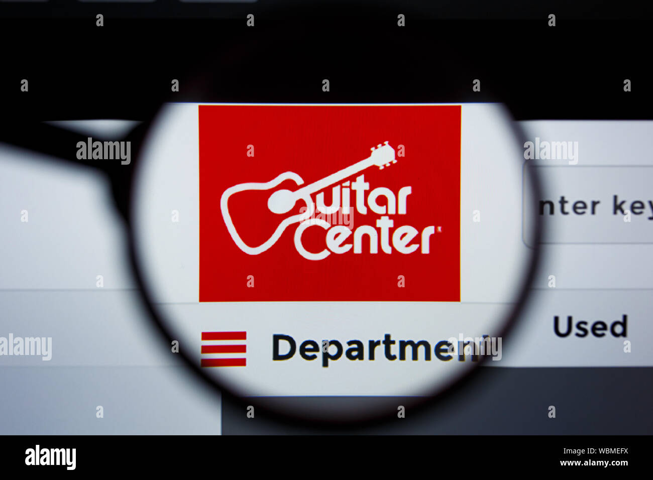 Guitarcenter hi-res stock photography and images - Alamy