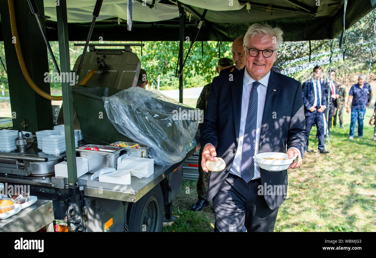 Cammin, Germany. 27th Aug, 2019. During his visit to the Luftwaffe ...