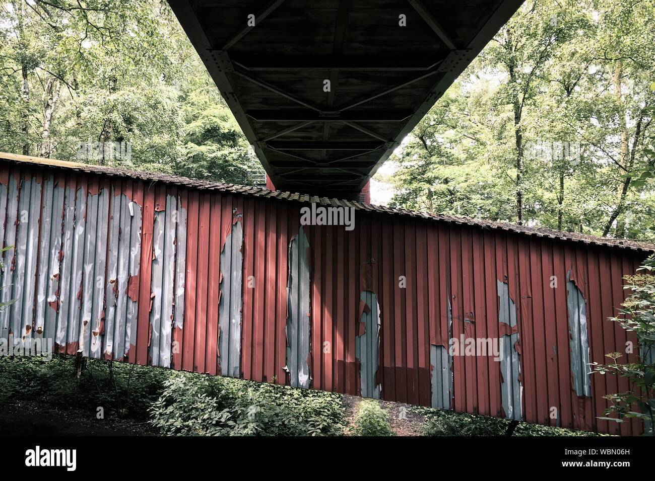 Man paint bridge hi-res stock photography and images - Alamy