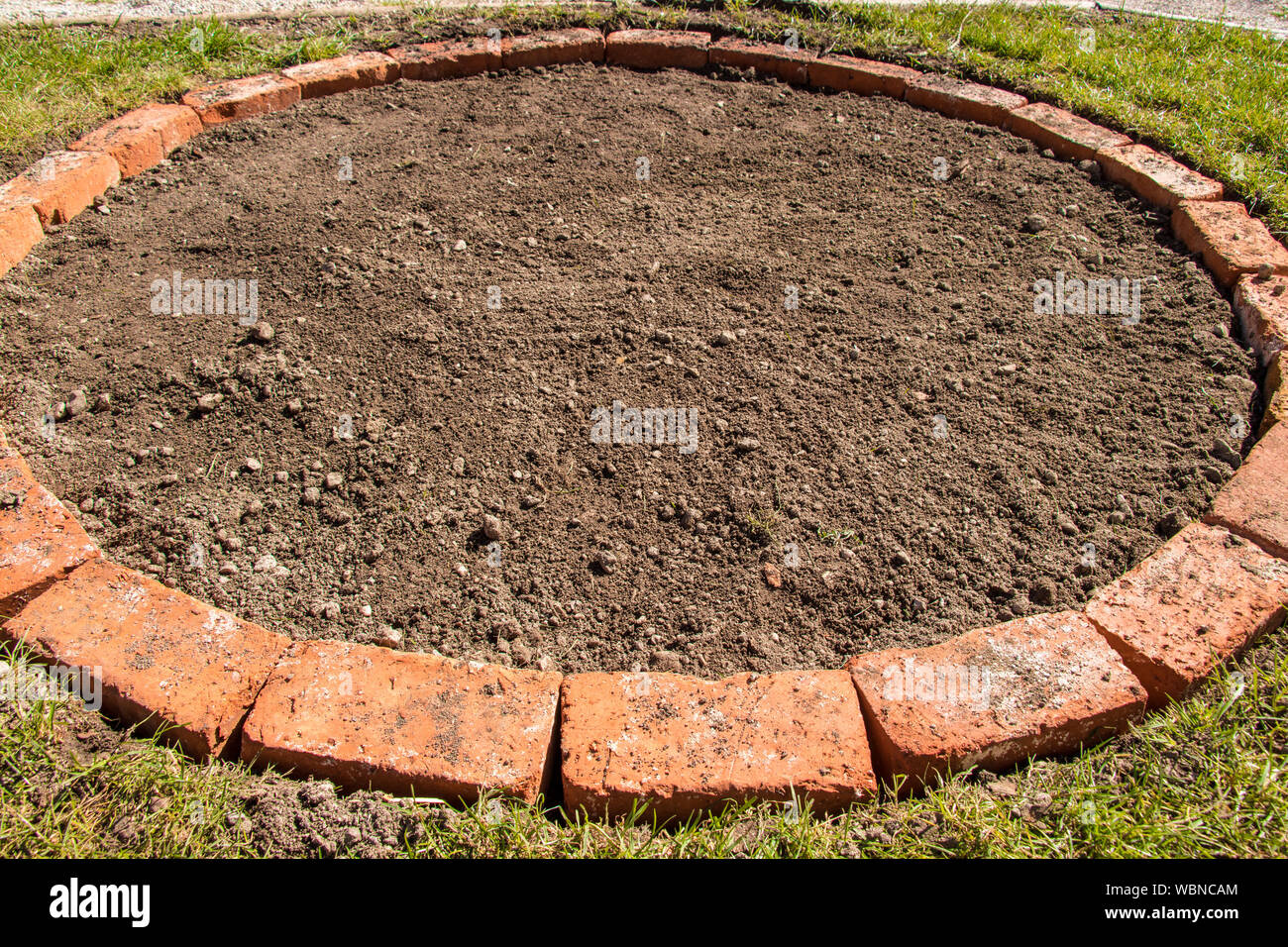 Angel on base object hi-res stock photography and images - Alamy