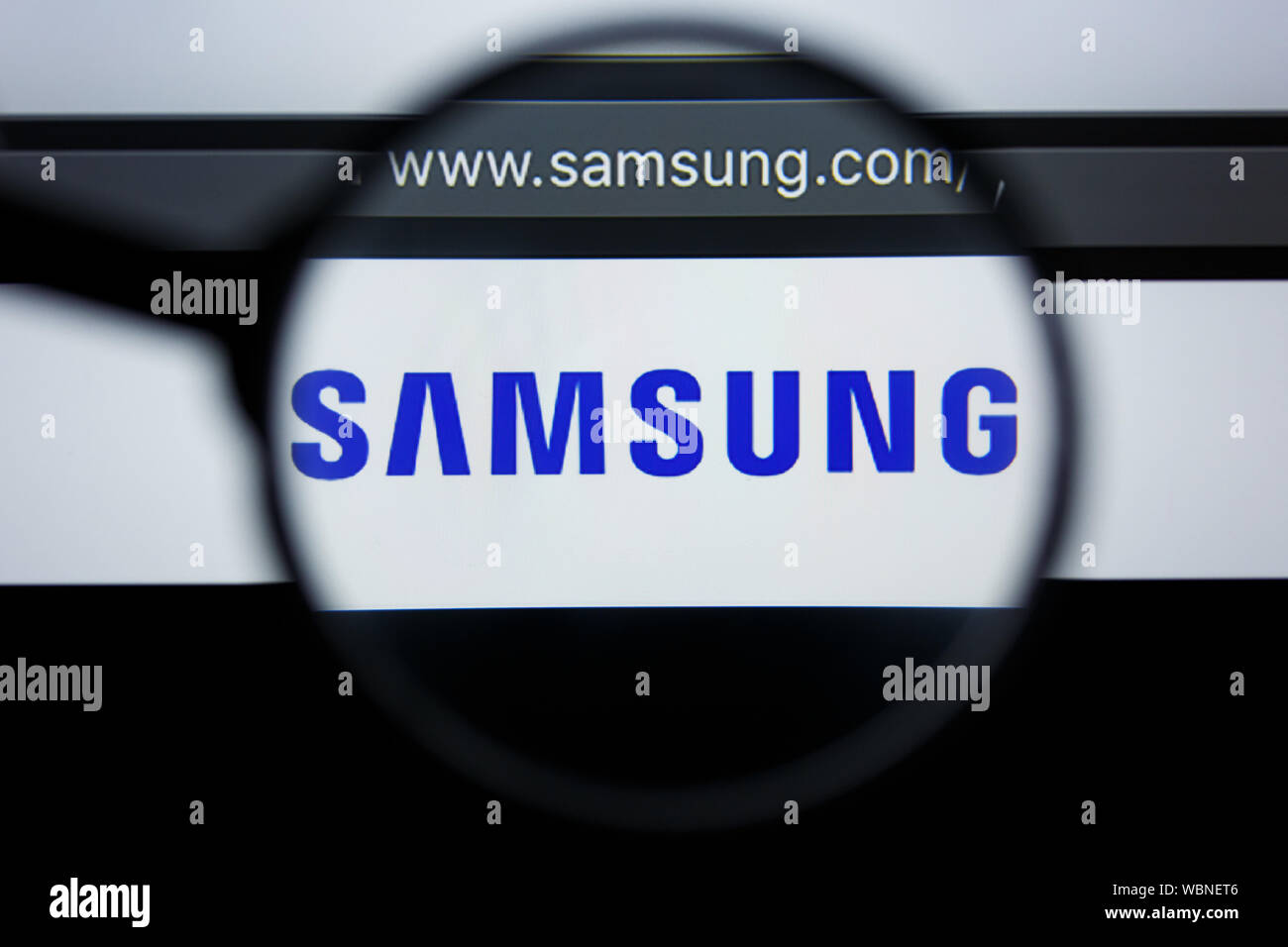 Samsung internet browser hi-res stock photography and images - Alamy