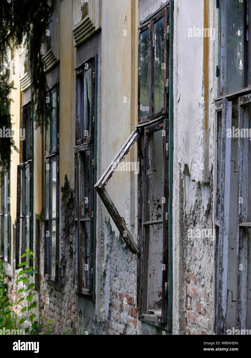 Broken window frames hi-res stock photography and images - Alamy