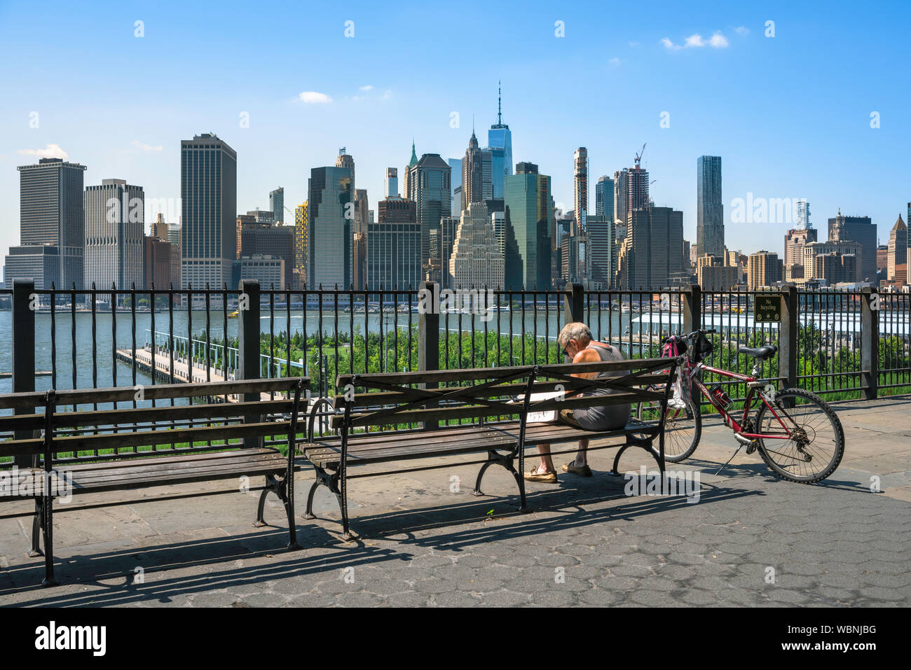 Brooklyn promenade and bicycle hi-res stock photography and images - Alamy