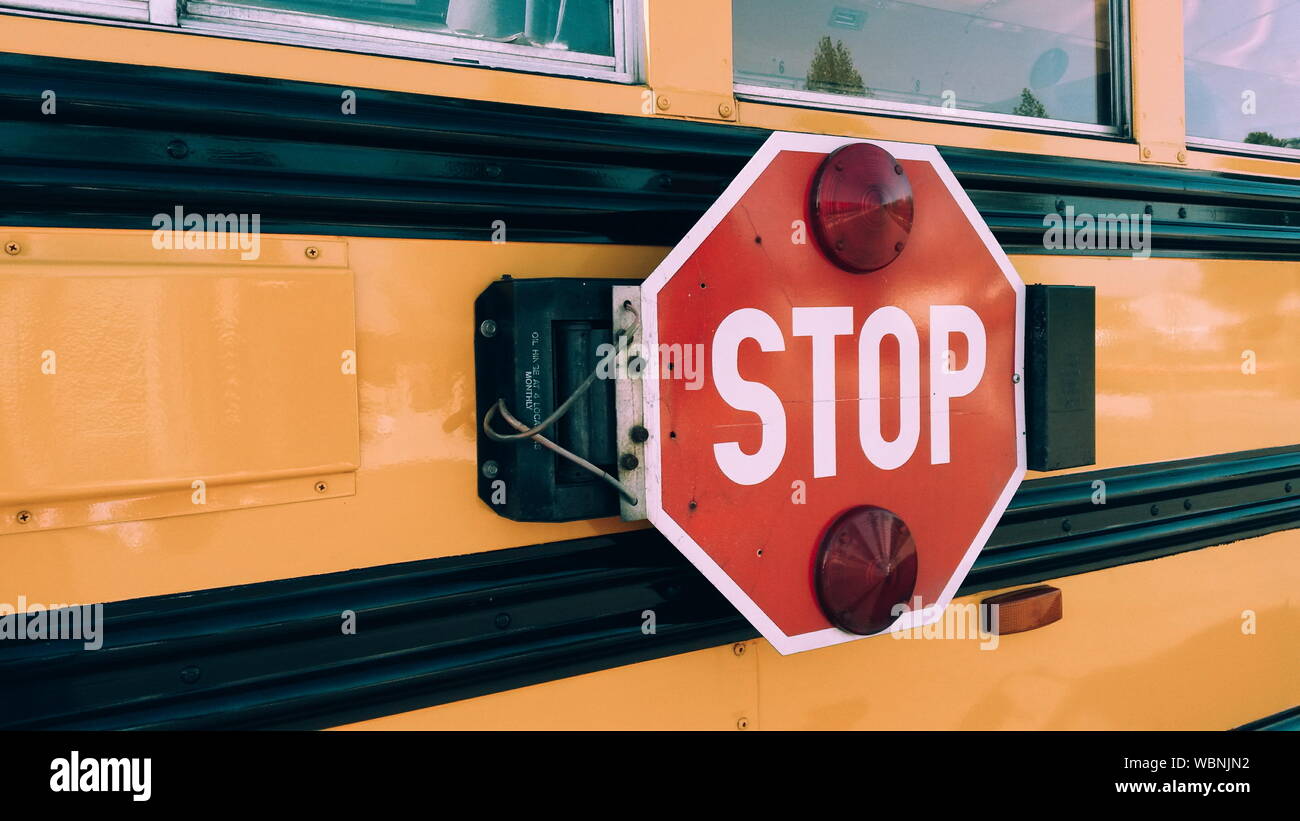 Stop sign bus hi-res stock photography and images - Alamy