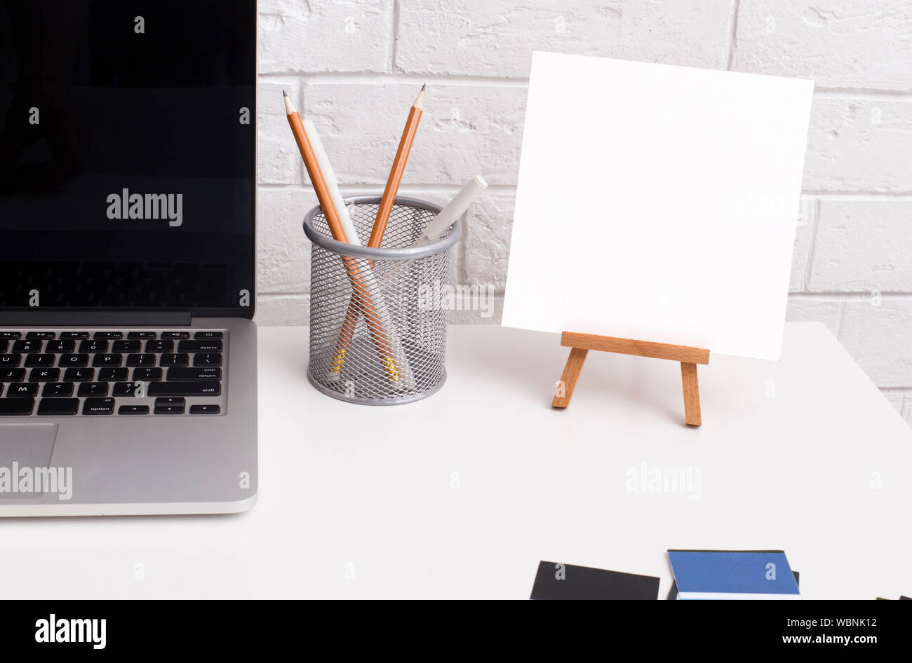 Small sheets of paper for notes with copy space Stock Photo - Alamy