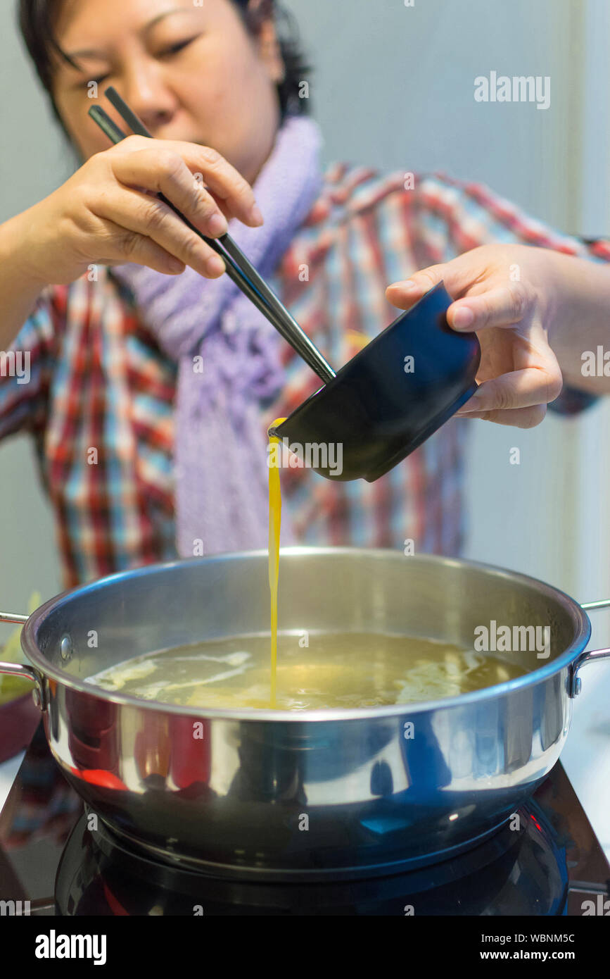 Liquid container hi-res stock photography and images - Alamy