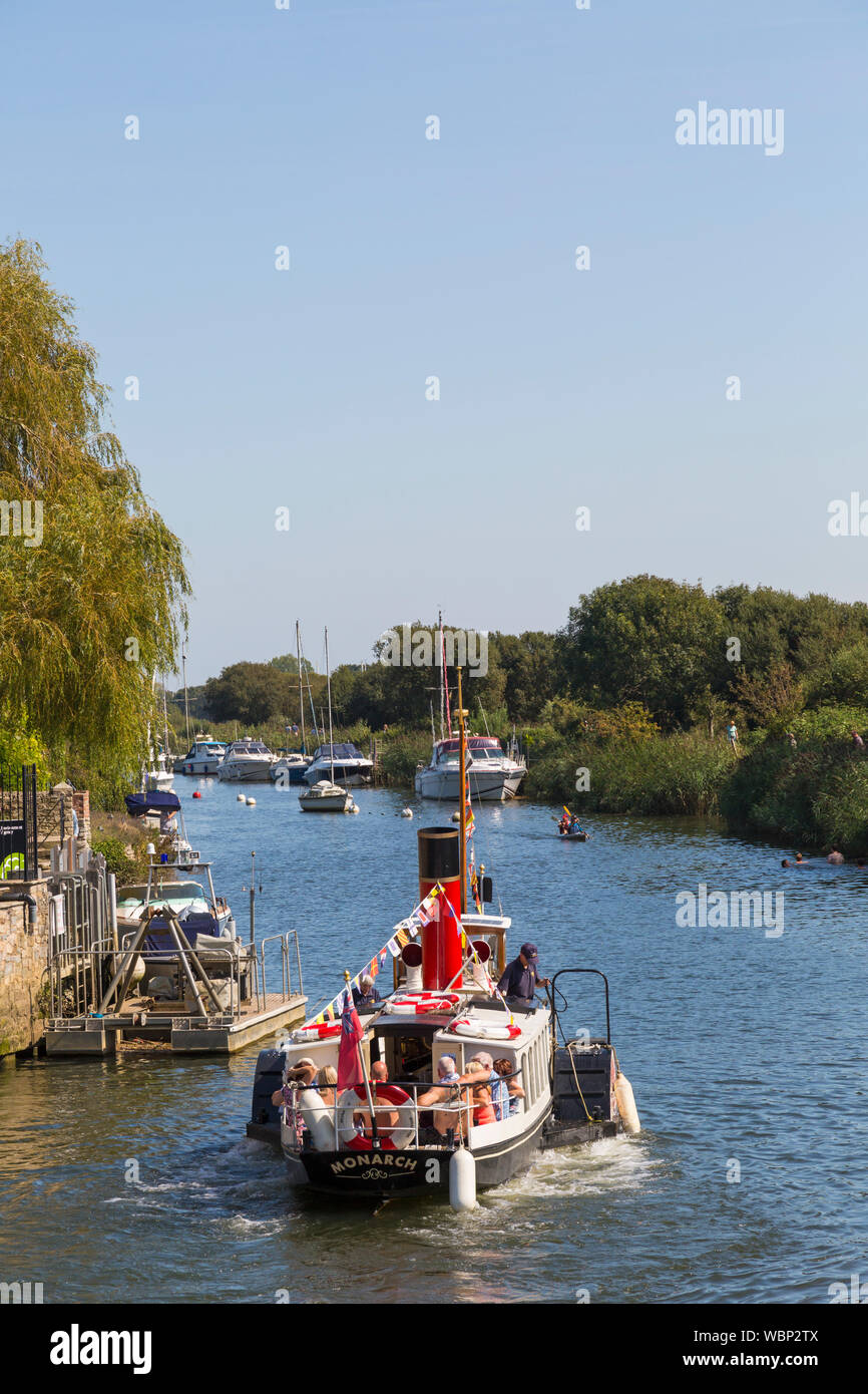 Paddle Steamer Monarch provide boat rides, boat trips, along the River ...