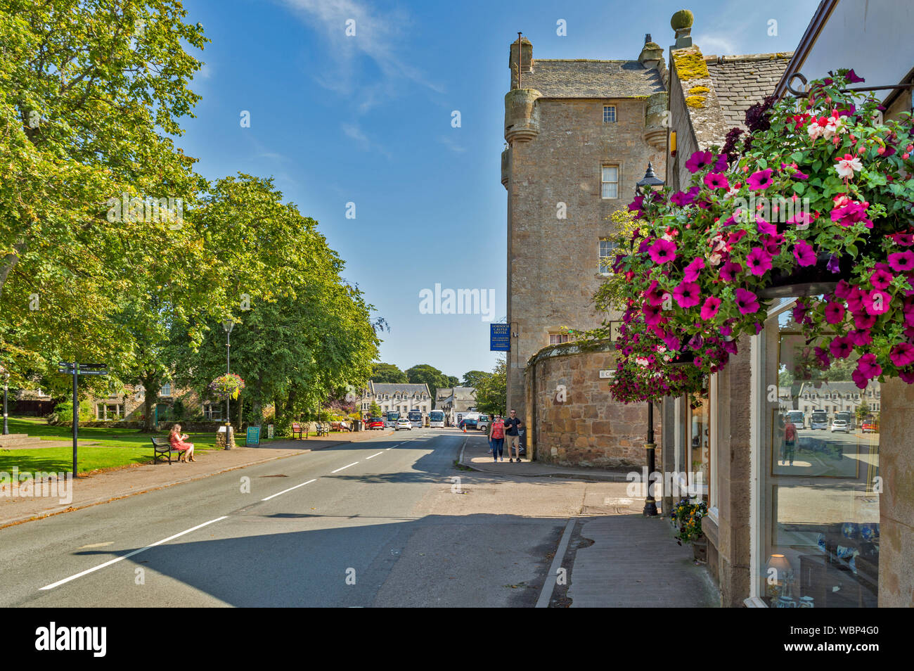 DORNOCH SUTHERLAND SCOTLAND CASTLE STREET AND THE CASTLE HOTEL Stock ...