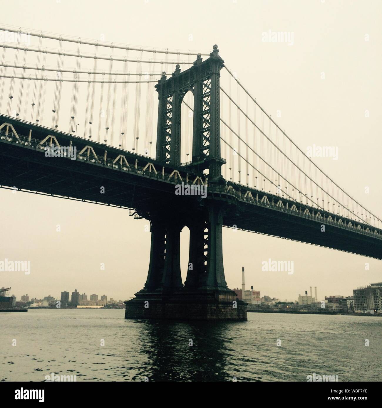 Connection to manhattan hi-res stock photography and images - Alamy