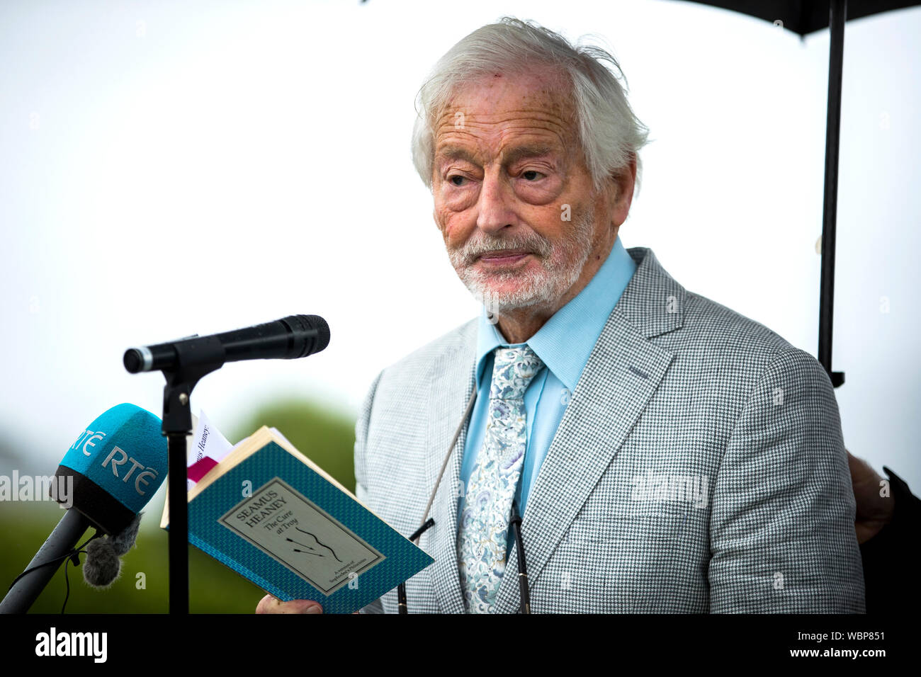 John Maxwell, father of Paul Maxwell, reads a verse from Seamus ...