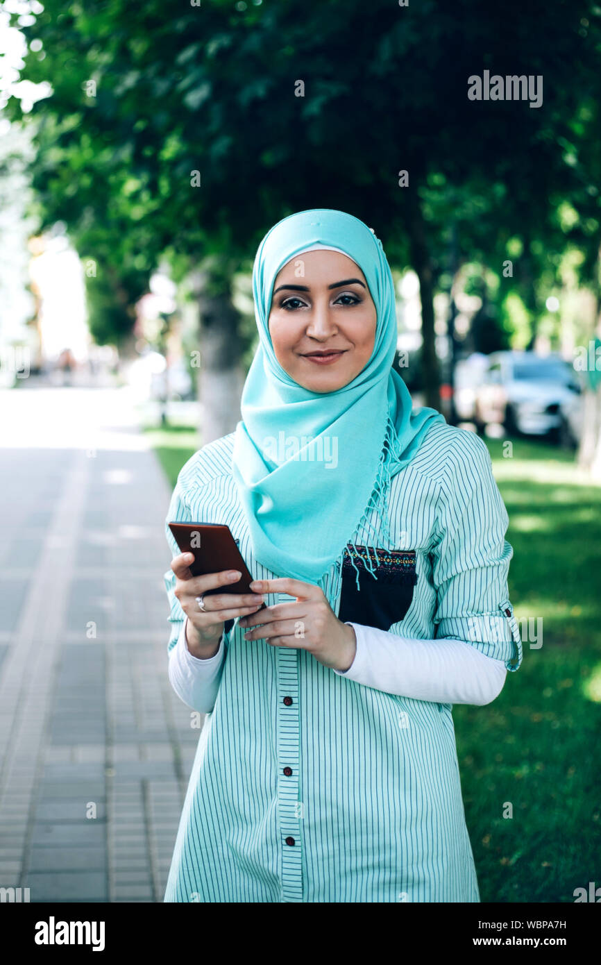 Mobile phone arab spring hi-res stock photography and images - Alamy