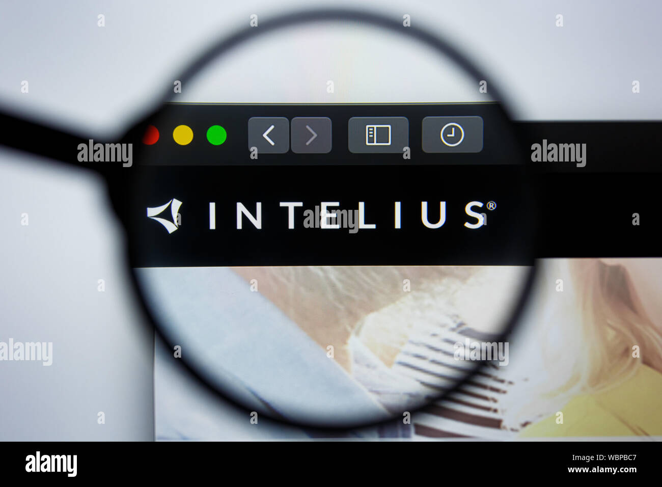Intelius logo hi-res stock photography and images - Alamy
