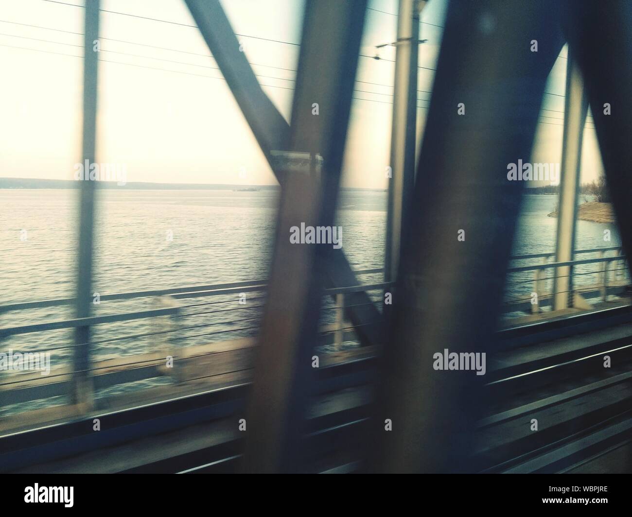 Bridge car hi-res stock photography and images - Alamy