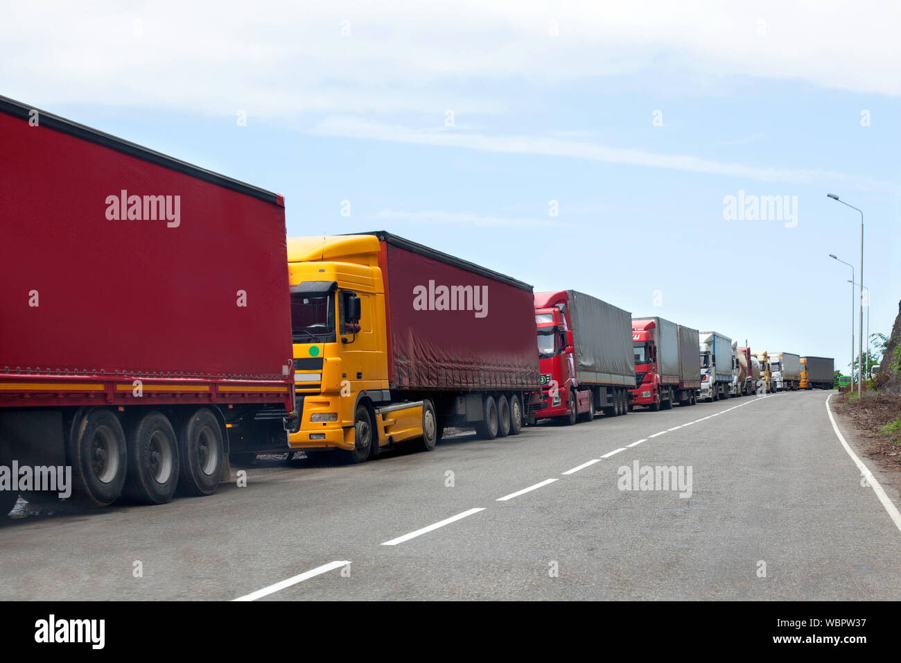 Cargo trucks border hi-res stock photography and images - Alamy