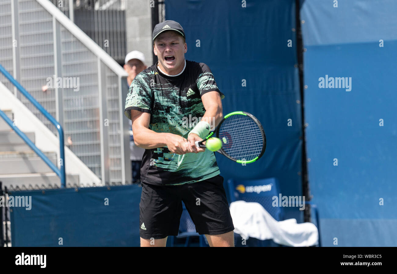 Jenson brooksby us open hi-res stock photography and images - Alamy