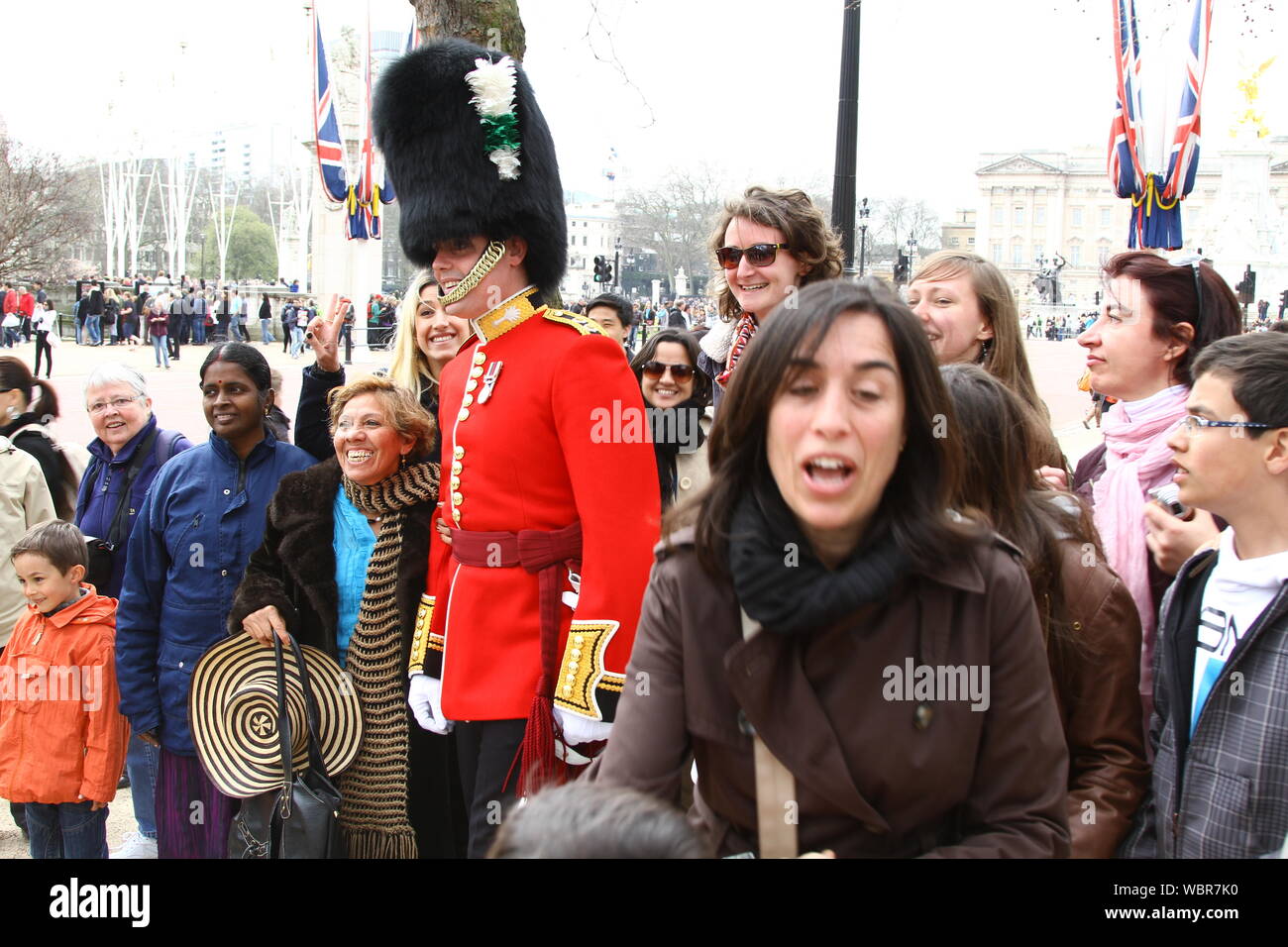 Officer of the welsh guards hi-res stock photography and images - Alamy